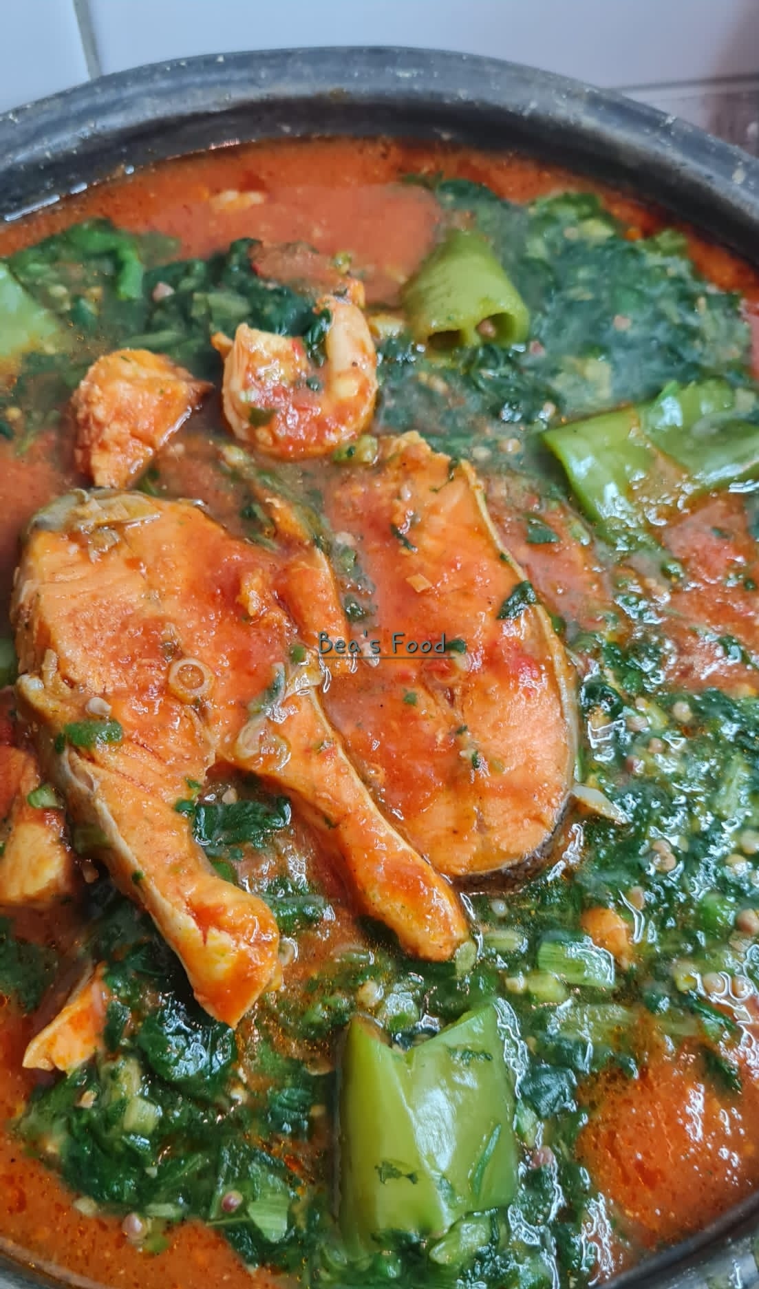 Sauce gombo aux épinards et sauce tomates aux poissons saumon😋🥰 ...