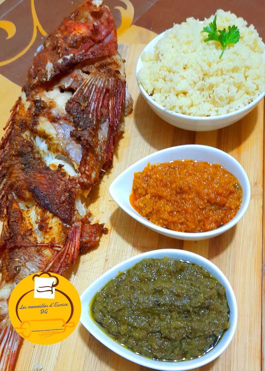 Poisson crevette frit bien mariné avec ses pâtes d’accompagnements ...