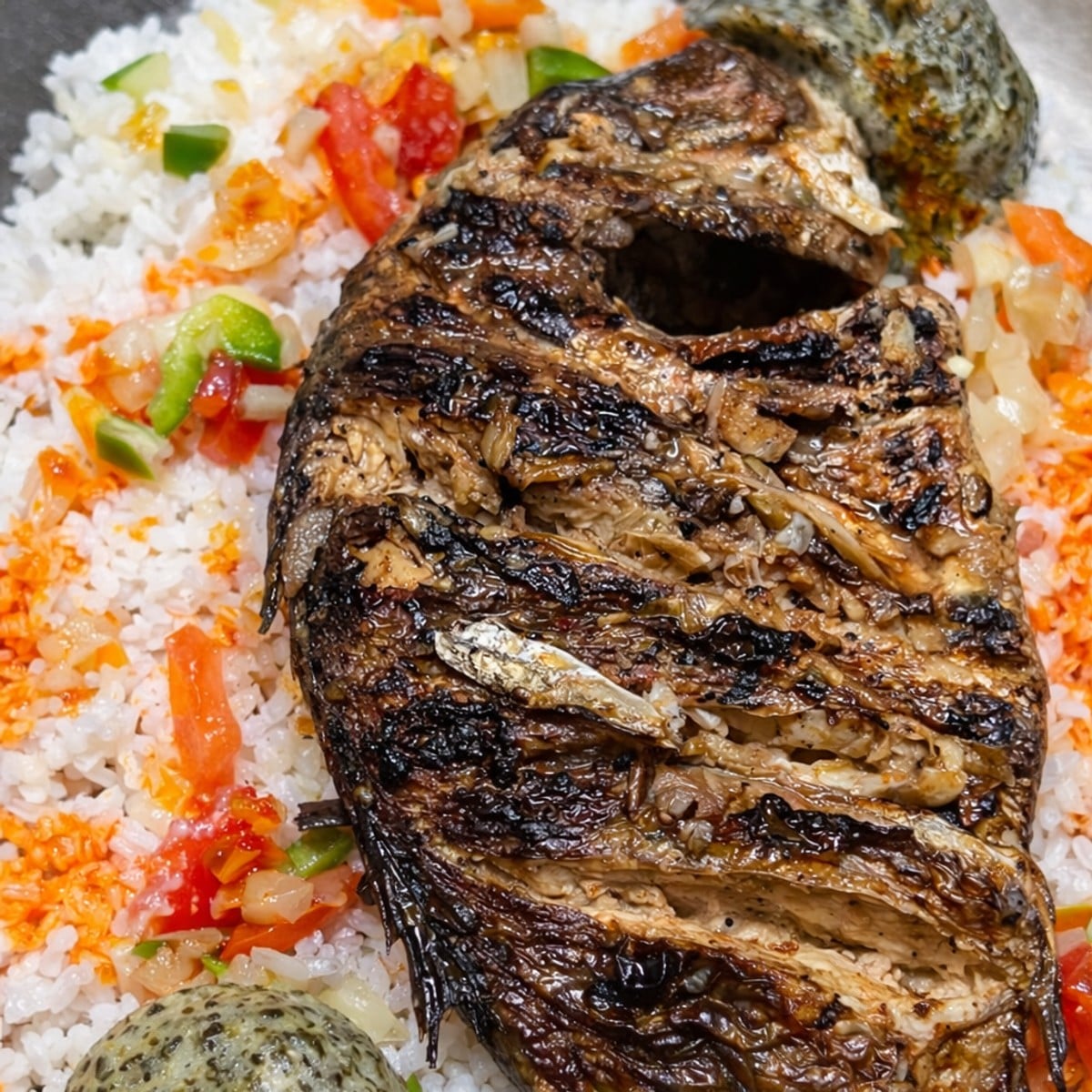 Poisson braisé au riz blanc | Cuisine de Chez Nous